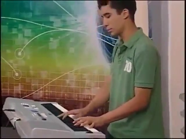 Brazilian Child Singing Sensation Sings Amazing Grace - INCREDIBLE!