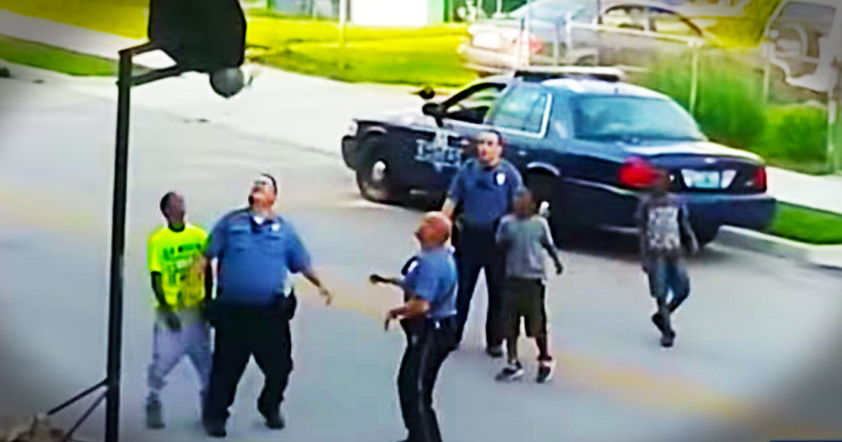 What These Officers Did Stunned Him So Much, He Pulled Out His Cell ...